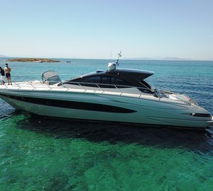 SKY Yacht Charter Details, Riva | CHARTERWORLD Luxury Superyachts